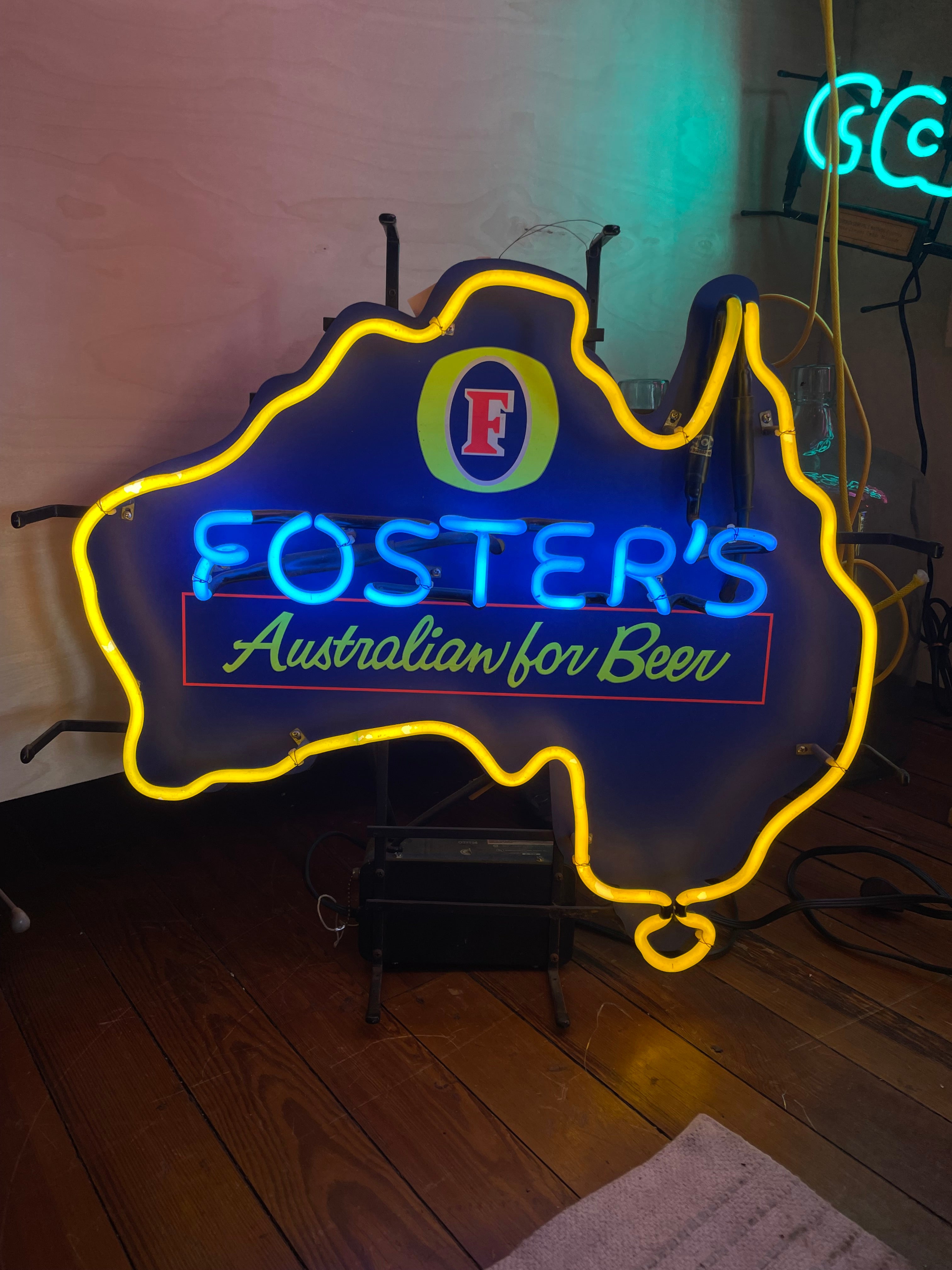 Fosters Beer Sign – Uptown Neon